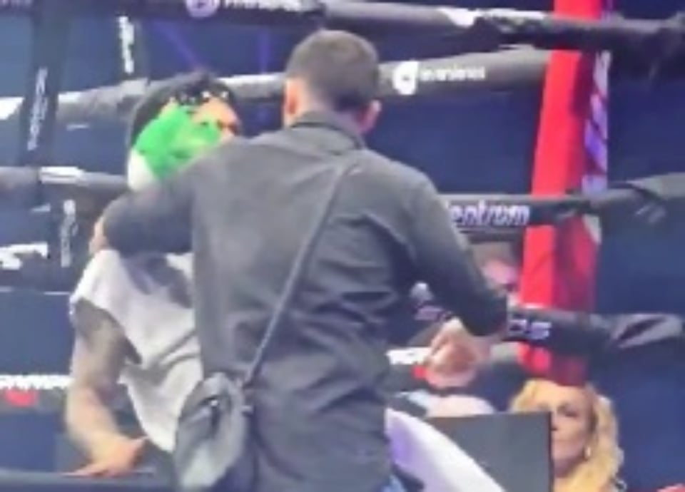 Homer El Mero Mero colapsa en pleno escenario