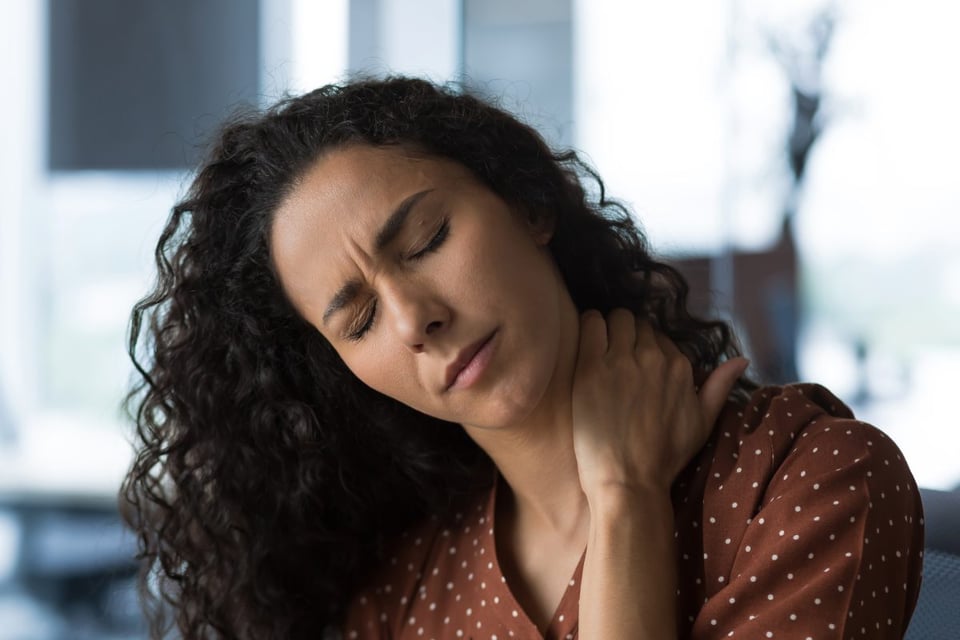 Waking Up With a Stiff Neck? Real Causes and Effective Remedies for ...