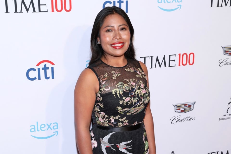Critican a Yalitza Aparicio por vestido: Trayectoria y críticas